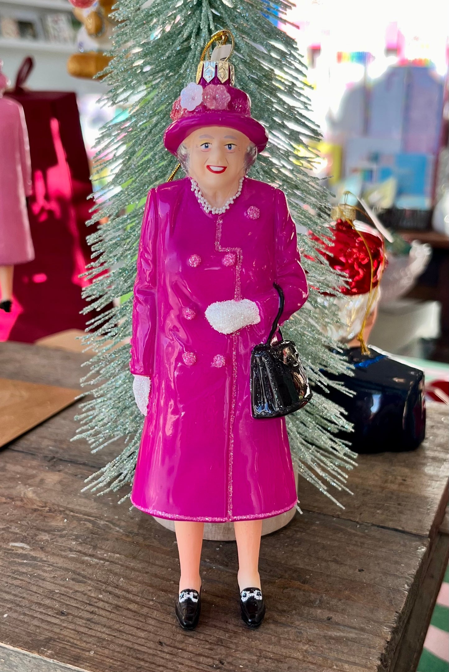 Cody Foster Queen Elizabeth Assort Colors Ornament – Perrefitte