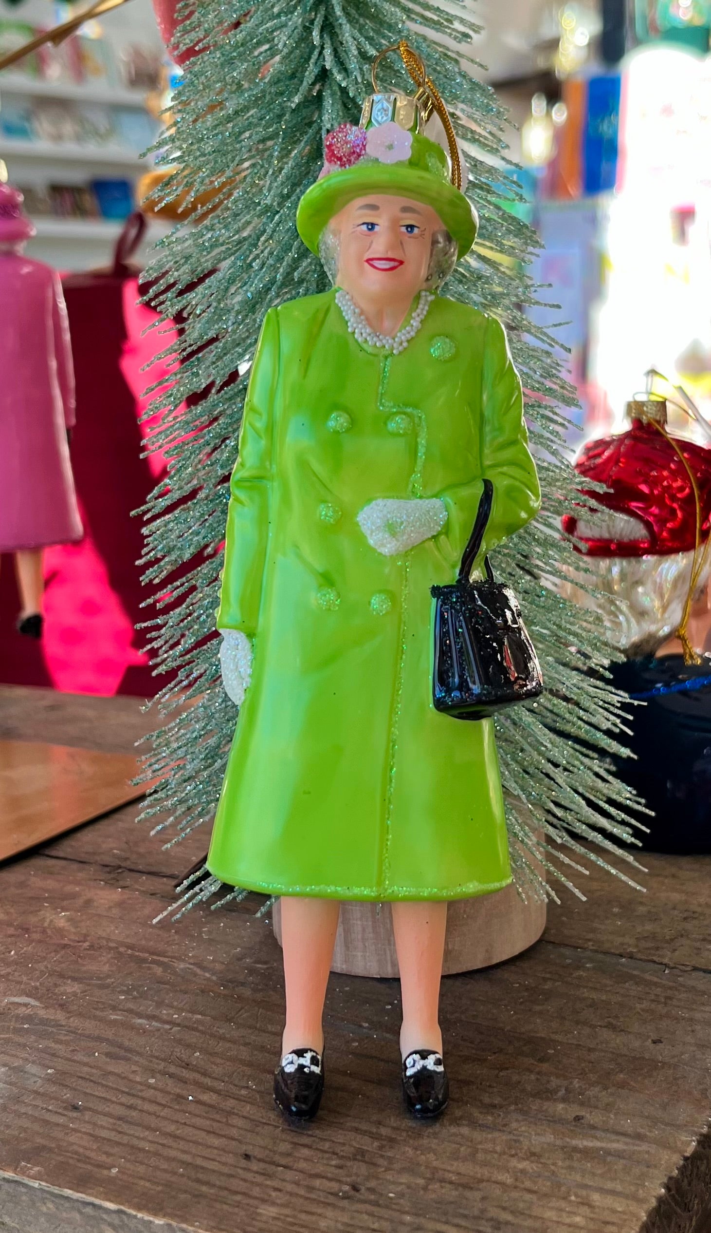Cody Foster Queen Elizabeth Assort Colors Ornament – Perrefitte